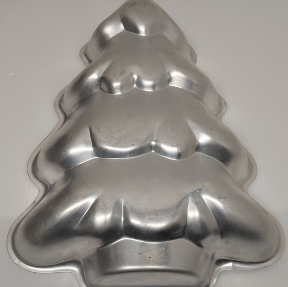 Wilton | Kitchen | Vintage Wilton 986 Christmas Tree Cake Pan Made In ...